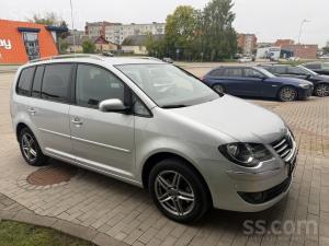 Pelēks Volkswagen Touran 2008 Rēzekne, ar dzinēja tilpumu 1.90 L un nobraukumu 0 tūkst. km par 3850 €, foto 6 vietnē AUTOMOTO.COM.LV