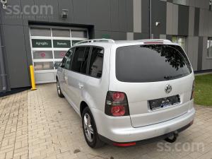 Pelēks Volkswagen Touran 2008 Rēzekne, ar dzinēja tilpumu 1.90 L un nobraukumu 0 tūkst. km par 3850 €, foto 9 vietnē AUTOMOTO.COM.LV