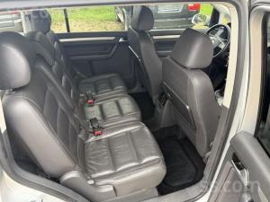 Pelēks Volkswagen Touran 2008 Rēzekne, ar dzinēja tilpumu 1.90 L un nobraukumu 0 tūkst. km par 3850 €, foto 12 vietnē AUTOMOTO.COM.LV