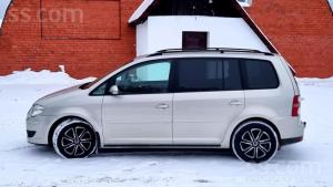 Grey Volkswagen Touran 2008 in Cesis, with an engine capacity of 2.00 L and mileage of 324 thousand km for 2400 €, photo 5 on AUTOMOTO.COM.LV