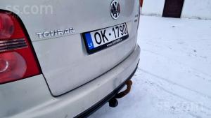 Grey Volkswagen Touran 2008 in Cesis, with an engine capacity of 2.00 L and mileage of 324 thousand km for 2400 €, photo 8 on AUTOMOTO.COM.LV