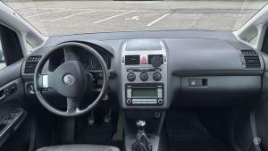 Grey Volkswagen Touran 2008 in Kaunas, with an engine capacity of 1.90 L and mileage of 332 thousand km for 2580 €, photo 14 on AUTOMOTO.COM.LV
