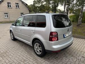 Pelēks Volkswagen Touran 2008 Dobele, ar dzinēja tilpumu 1.90 L un nobraukumu 270 tūkst. km par 2350 €, foto 5 vietnē AUTOMOTO.COM.LV