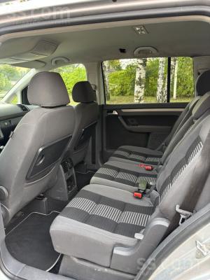 Pelēks Volkswagen Touran 2008 Dobele, ar dzinēja tilpumu 1.90 L un nobraukumu 270 tūkst. km par 2350 €, foto 7 vietnē AUTOMOTO.COM.LV