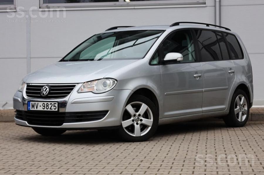Pelēks Volkswagen Touran 2008 Rīga, ar dzinēja tilpumu 2.00 L un nobraukumu 290 tūkst. km par 2495 €, foto 1 vietnē AUTOMOTO.COM.LV