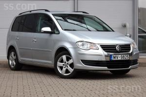 Pelēks Volkswagen Touran 2008 Rīga, ar dzinēja tilpumu 2.00 L un nobraukumu 290 tūkst. km par 2495 €, foto 3 vietnē AUTOMOTO.COM.LV