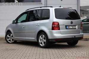 Pelēks Volkswagen Touran 2008 Rīga, ar dzinēja tilpumu 2.00 L un nobraukumu 290 tūkst. km par 2495 €, foto 4 vietnē AUTOMOTO.COM.LV