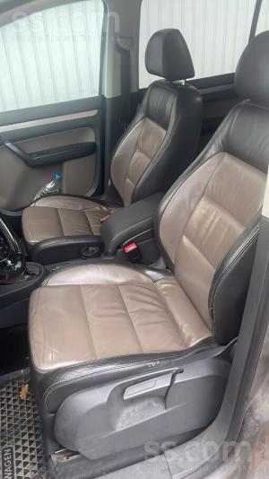 Grey Volkswagen Touran 2009 in Riga, with an engine capacity of 1.90 L and mileage of 248 thousand km for 2500 €, photo 3 on AUTOMOTO.COM.LV