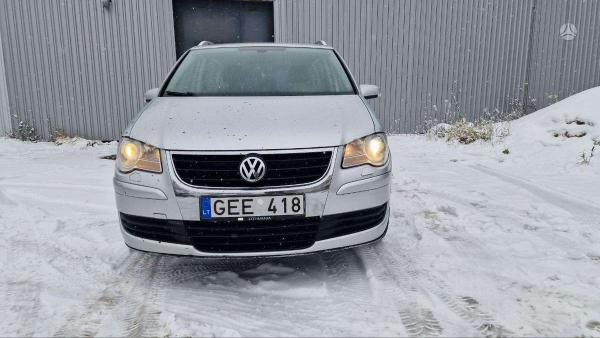 Grey Volkswagen Touran 2009 in Vilnius, with an engine capacity of 1.90 L and mileage of 360 thousand km for 2730 €, photo 11 on AUTOMOTO.COM.LV