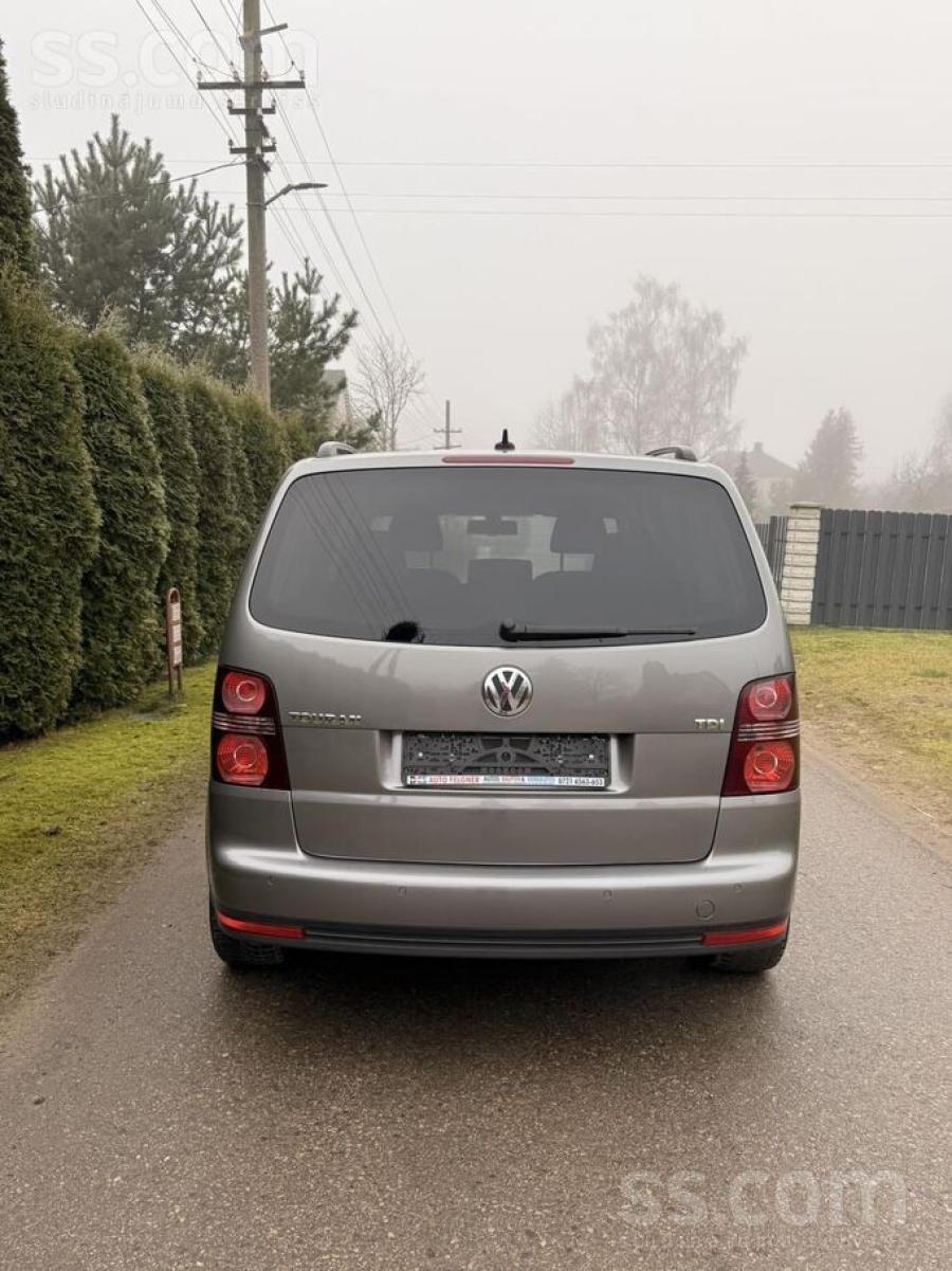 Pelēks Volkswagen Touran 2009 Ludza, ar dzinēja tilpumu 1.90 L un nobraukumu 280 tūkst. km par 4350 €, foto 6 vietnē AUTOMOTO.COM.LV