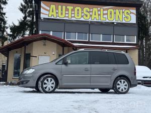 Grey Volkswagen Touran 2009 in Riga, with an engine capacity of 1.40 L and mileage of 168 thousand km for 4750 €, photo 2 on AUTOMOTO.COM.LV
