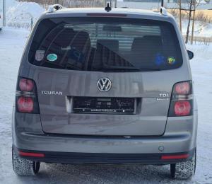 Pelēks Volkswagen Touran 2009 Viļņa, ar dzinēja tilpumu 1.90 L un nobraukumu 240 tūkst. km par 4850 €, foto 8 vietnē AUTOMOTO.COM.LV