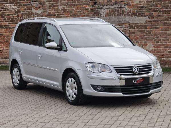 Grey Volkswagen Touran 2009 in Vilnius, with an engine capacity of 1.40 L and mileage of 139 thousand km for 4100 €, photo 1 on AUTOMOTO.COM.LV