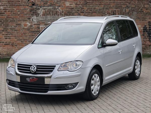 Grey Volkswagen Touran 2009 in Vilnius, with an engine capacity of 1.40 L and mileage of 139 thousand km for 4100 €, photo 2 on AUTOMOTO.COM.LV