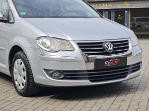 Pelēks Volkswagen Touran 2009 Viļņa, ar dzinēja tilpumu 1.40 L un nobraukumu 139 tūkst. km par 4100 €, foto 11 vietnē AUTOMOTO.COM.LV