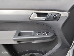 Pelēks Volkswagen Touran 2009 Viļņa, ar dzinēja tilpumu 1.40 L un nobraukumu 139 tūkst. km par 4100 €, foto 17 vietnē AUTOMOTO.COM.LV