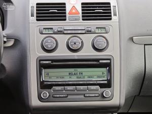 Pelēks Volkswagen Touran 2009 Viļņa, ar dzinēja tilpumu 1.40 L un nobraukumu 139 tūkst. km par 4100 €, foto 20 vietnē AUTOMOTO.COM.LV