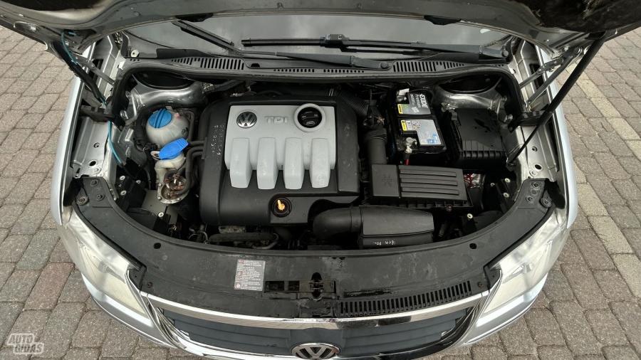 Grey Volkswagen Touran 2009 in Utena, with an engine capacity of 2.00 L and mileage of 300 thousand km for 1999 €, photo 12 on AUTOMOTO.COM.LV