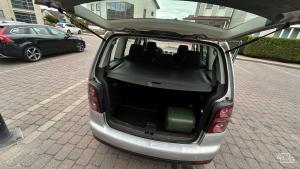 Grey Volkswagen Touran 2009 in Utena, with an engine capacity of 2.00 L and mileage of 300 thousand km for 1999 €, photo 16 on AUTOMOTO.COM.LV