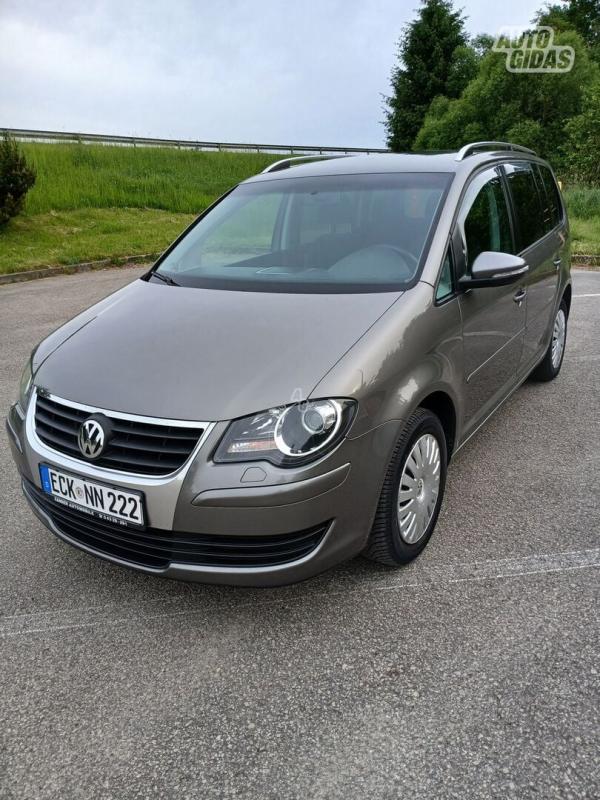 Pelēks Volkswagen Touran 2009 Mažeikiai, ar dzinēja tilpumu 1.90 L un nobraukumu 271 tūkst. km par 4199 €, foto 6 vietnē AUTOMOTO.COM.LV