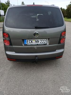 Pelēks Volkswagen Touran 2009 Mažeikiai, ar dzinēja tilpumu 1.90 L un nobraukumu 271 tūkst. km par 4199 €, foto 5 vietnē AUTOMOTO.COM.LV