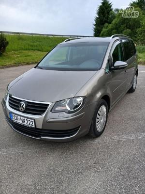 Pelēks Volkswagen Touran 2009 Mažeikiai, ar dzinēja tilpumu 1.90 L un nobraukumu 271 tūkst. km par 4199 €, foto 7 vietnē AUTOMOTO.COM.LV