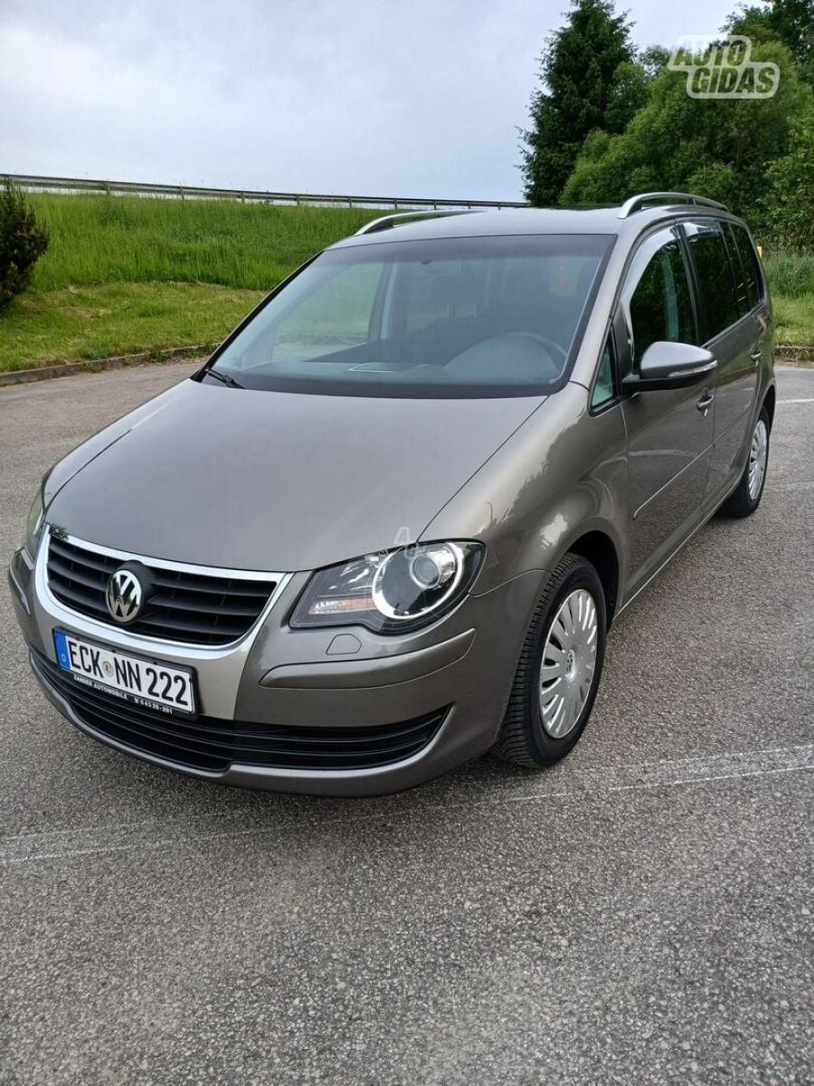 Pelēks Volkswagen Touran 2009 Mažeikiai, ar dzinēja tilpumu 1.90 L un nobraukumu 271 tūkst. km par 4199 €, foto 7 vietnē AUTOMOTO.COM.LV