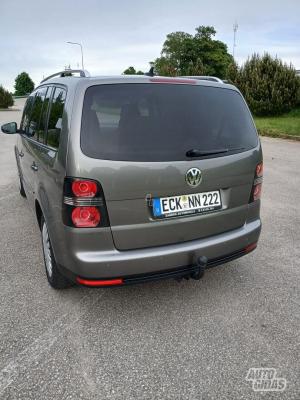 Pelēks Volkswagen Touran 2009 Mažeikiai, ar dzinēja tilpumu 1.90 L un nobraukumu 271 tūkst. km par 4199 €, foto 8 vietnē AUTOMOTO.COM.LV