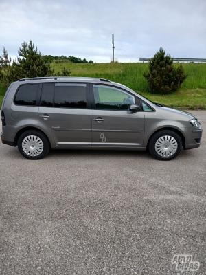 Pelēks Volkswagen Touran 2009 Mažeikiai, ar dzinēja tilpumu 1.90 L un nobraukumu 271 tūkst. km par 4199 €, foto 12 vietnē AUTOMOTO.COM.LV