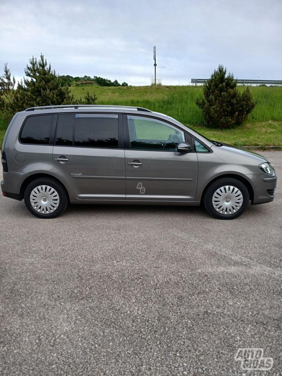 Pelēks Volkswagen Touran 2009 Mažeikiai, ar dzinēja tilpumu 1.90 L un nobraukumu 271 tūkst. km par 4199 €, foto 12 vietnē AUTOMOTO.COM.LV