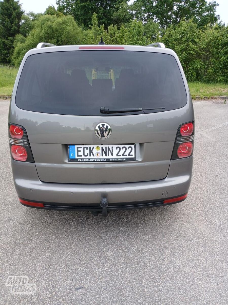 Pelēks Volkswagen Touran 2009 Mažeikiai, ar dzinēja tilpumu 1.90 L un nobraukumu 271 tūkst. km par 4199 €, foto 13 vietnē AUTOMOTO.COM.LV