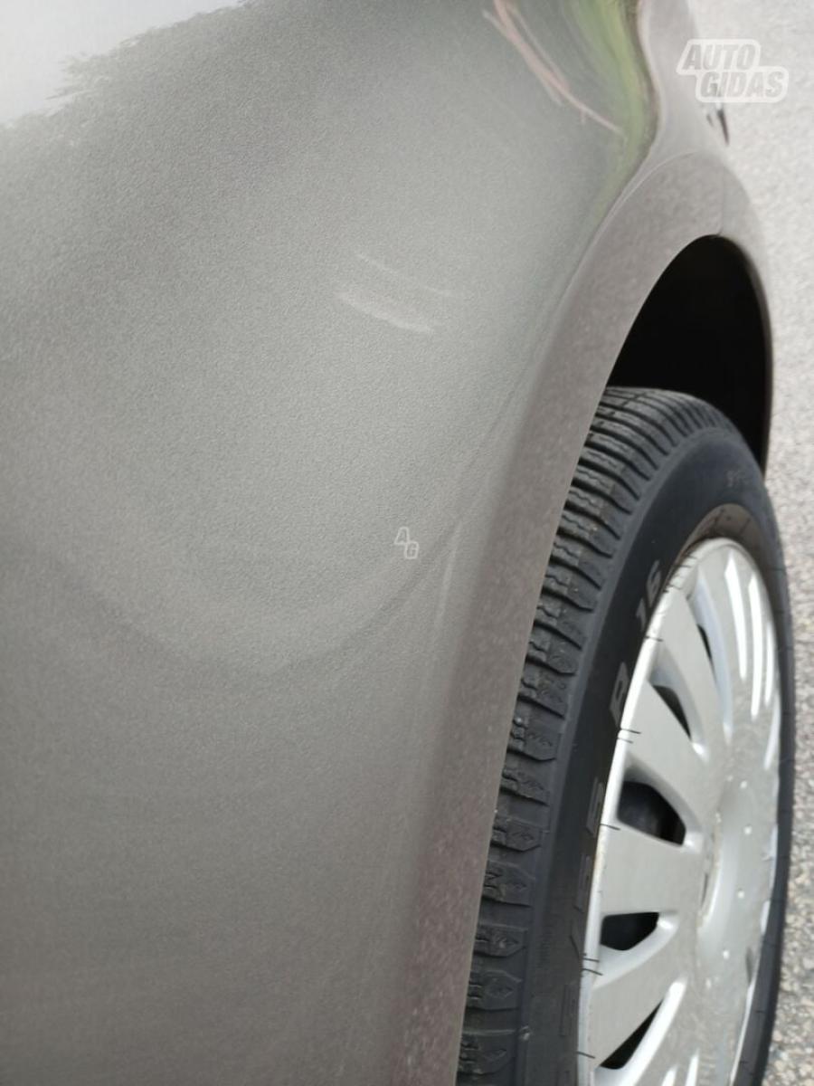 Pelēks Volkswagen Touran 2009 Mažeikiai, ar dzinēja tilpumu 1.90 L un nobraukumu 271 tūkst. km par 4199 €, foto 17 vietnē AUTOMOTO.COM.LV