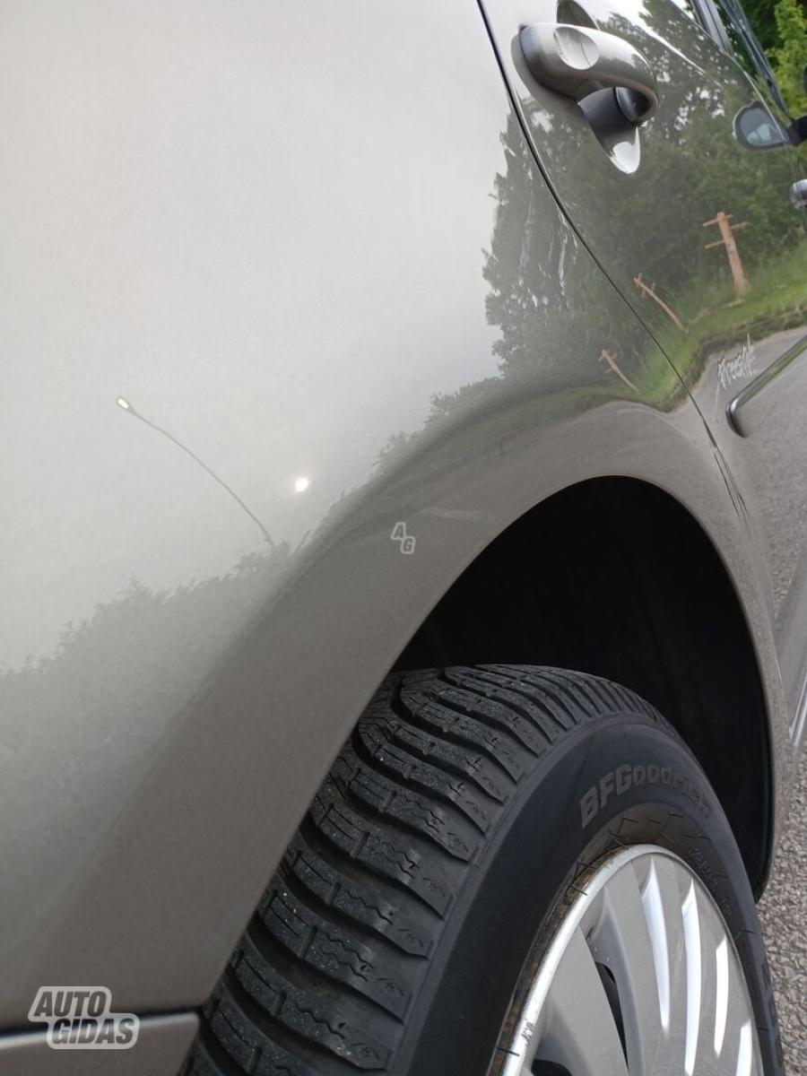 Pelēks Volkswagen Touran 2009 Mažeikiai, ar dzinēja tilpumu 1.90 L un nobraukumu 271 tūkst. km par 4199 €, foto 18 vietnē AUTOMOTO.COM.LV