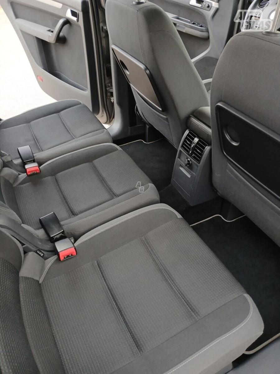 Pelēks Volkswagen Touran 2009 Mažeikiai, ar dzinēja tilpumu 1.90 L un nobraukumu 271 tūkst. km par 4199 €, foto 26 vietnē AUTOMOTO.COM.LV
