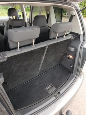 Pelēks Volkswagen Touran 2009 Mažeikiai, ar dzinēja tilpumu 1.90 L un nobraukumu 271 tūkst. km par 4199 €, foto 30 vietnē AUTOMOTO.COM.LV