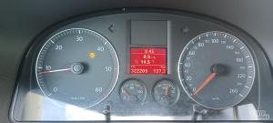 Grey Volkswagen Touran 2009 in Vilnius, with an engine capacity of 2.00 L and mileage of 322 thousand km for 1899 €, photo 10 on AUTOMOTO.COM.LV