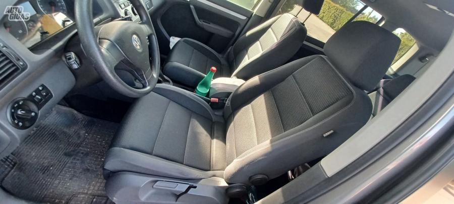 Grey Volkswagen Touran 2009 in Vilnius, with an engine capacity of 2.00 L and mileage of 322 thousand km for 1899 €, photo 12 on AUTOMOTO.COM.LV