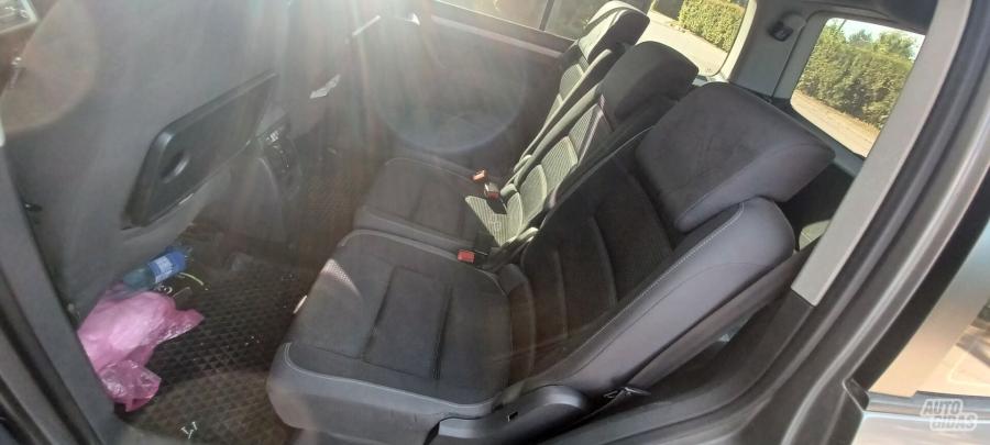 Grey Volkswagen Touran 2009 in Vilnius, with an engine capacity of 2.00 L and mileage of 322 thousand km for 1899 €, photo 14 on AUTOMOTO.COM.LV