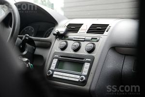 Pelēks Volkswagen Touran 2009 Rīga, ar dzinēja tilpumu 1.90 L un nobraukumu 280 tūkst. km par 4990 €, foto 8 vietnē AUTOMOTO.COM.LV