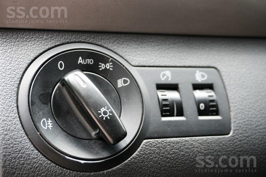 Pelēks Volkswagen Touran 2009 Rīga, ar dzinēja tilpumu 1.90 L un nobraukumu 280 tūkst. km par 4990 €, foto 10 vietnē AUTOMOTO.COM.LV