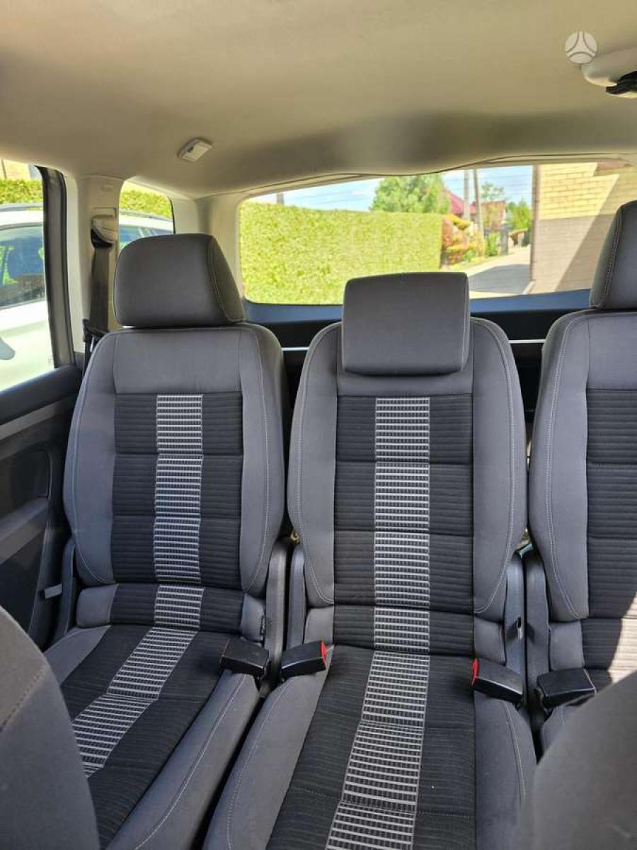 Grey Volkswagen Touran 2009 in Kursenai, with an engine capacity of 1.39 L and mileage of 184 thousand km for 2500 €, photo 25 on AUTOMOTO.COM.LV