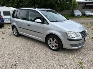 Pelēks Volkswagen Touran 2009 Limbaži, ar dzinēja tilpumu 1.90 L un nobraukumu 255 tūkst. km par 4550 €, foto 4 vietnē AUTOMOTO.COM.LV