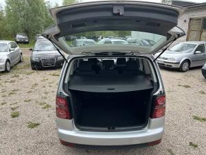 Pelēks Volkswagen Touran 2009 Limbaži, ar dzinēja tilpumu 1.90 L un nobraukumu 255 tūkst. km par 4550 €, foto 8 vietnē AUTOMOTO.COM.LV