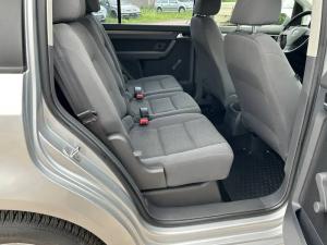 Pelēks Volkswagen Touran 2009 Limbaži, ar dzinēja tilpumu 1.90 L un nobraukumu 255 tūkst. km par 4550 €, foto 9 vietnē AUTOMOTO.COM.LV