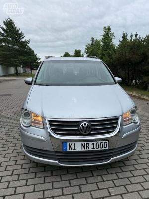 Pelēks Volkswagen Touran 2009 Mažeikiai, ar dzinēja tilpumu 1.90 L un nobraukumu 252 tūkst. km par 3950 €, foto 8 vietnē AUTOMOTO.COM.LV