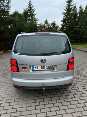 Pelēks Volkswagen Touran 2009 Mažeikiai, ar dzinēja tilpumu 1.90 L un nobraukumu 252 tūkst. km par 3950 €, foto 9 vietnē AUTOMOTO.COM.LV