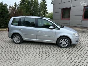 Pelēks Volkswagen Touran 2009 Mažeikiai, ar dzinēja tilpumu 1.90 L un nobraukumu 252 tūkst. km par 3950 €, foto 12 vietnē AUTOMOTO.COM.LV