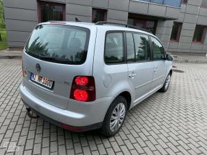 Pelēks Volkswagen Touran 2009 Mažeikiai, ar dzinēja tilpumu 1.90 L un nobraukumu 252 tūkst. km par 3950 €, foto 15 vietnē AUTOMOTO.COM.LV
