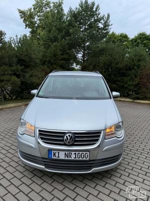Pelēks Volkswagen Touran 2009 Mažeikiai, ar dzinēja tilpumu 1.90 L un nobraukumu 252 tūkst. km par 3950 €, foto 17 vietnē AUTOMOTO.COM.LV