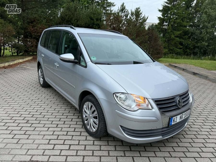 Pelēks Volkswagen Touran 2009 Mažeikiai, ar dzinēja tilpumu 1.90 L un nobraukumu 252 tūkst. km par 3950 €, foto 18 vietnē AUTOMOTO.COM.LV